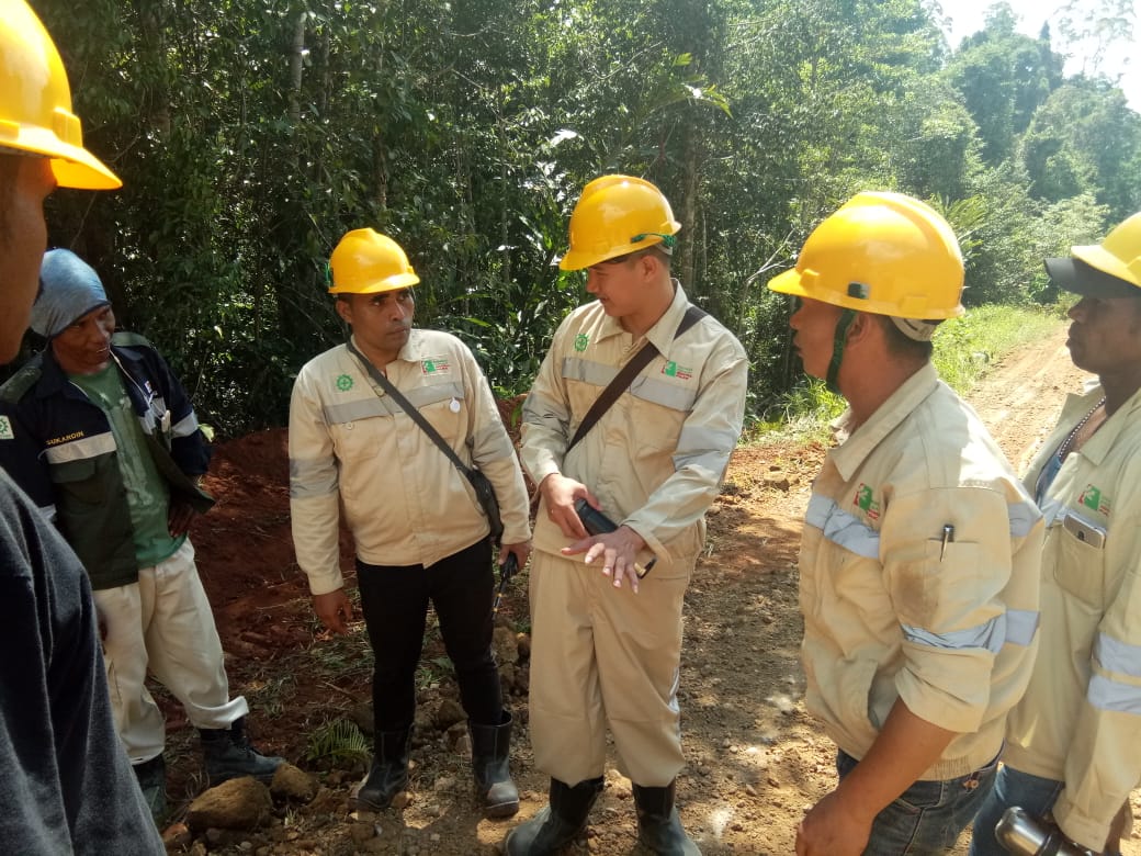 CSR Perbaikan Jalan Kawinet – Sagea November 2018 - PT Indonesia Weda ...